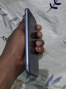 IPhone 11 plain: For Sale Tanzania