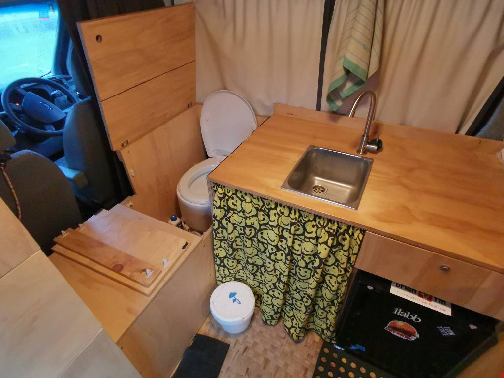 Self Contained green sticker Low Km ready to travel Ford: For Sale New ...